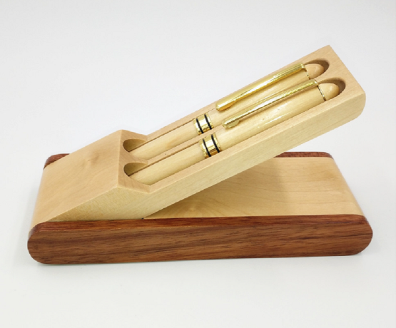 China Reliabo Luxury Bamboo Ballpoint Pen Gift Set Business Pen Case Display, Nice Writing Pen ...