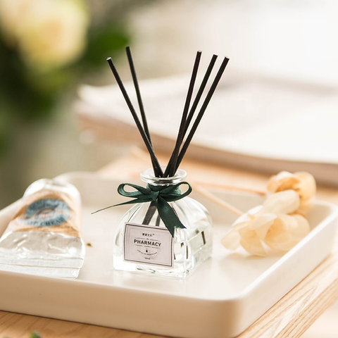 China Amber color aroma reeds diffuser bottle with sticks round and ...