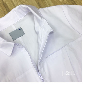 Cotton/polyester twill lab coat. short sleeves, nylon zipper front open ...