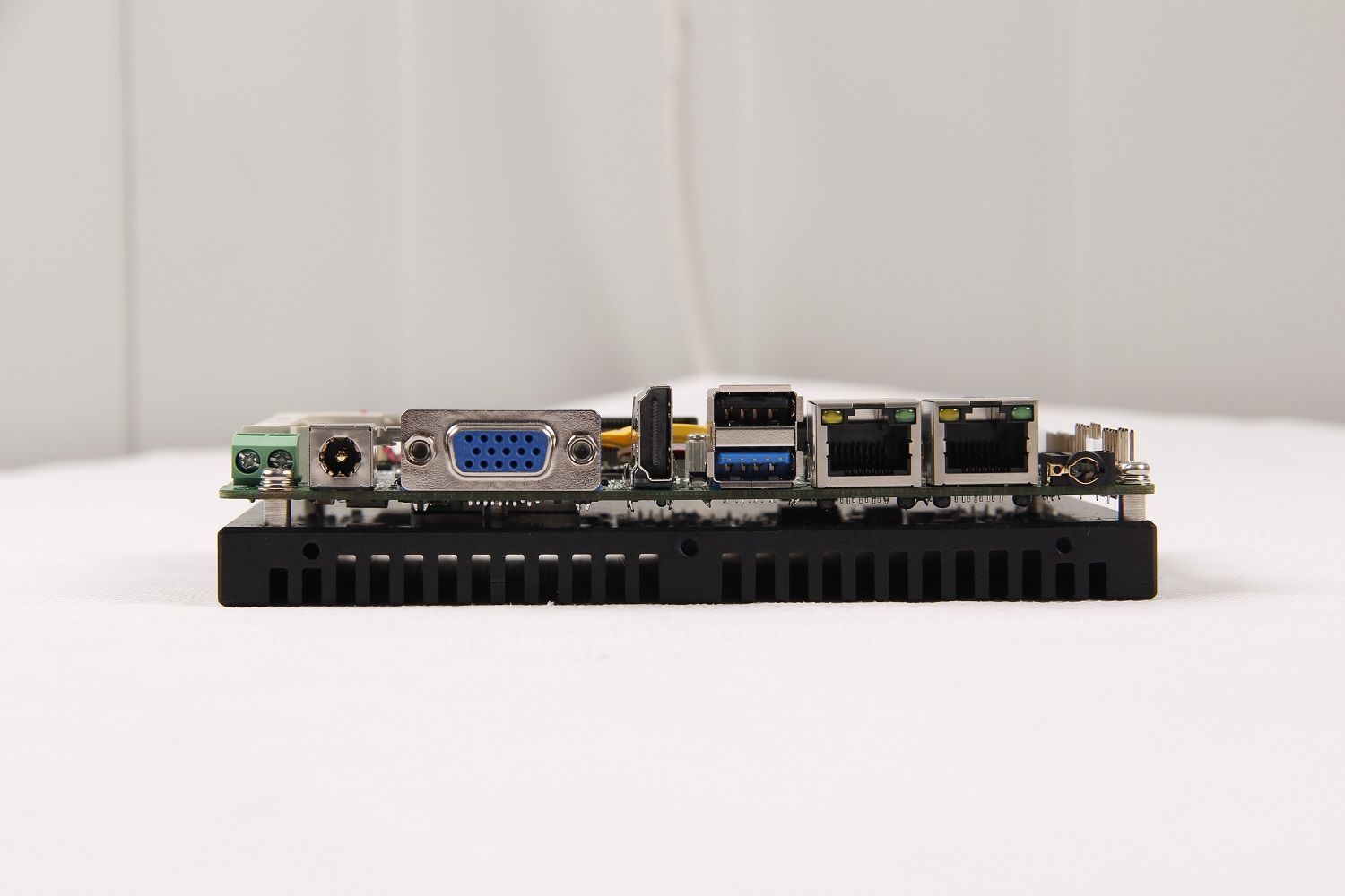 Buy Wholesale China High Back Mini Pc Intel Cpu Built In Display Core ...