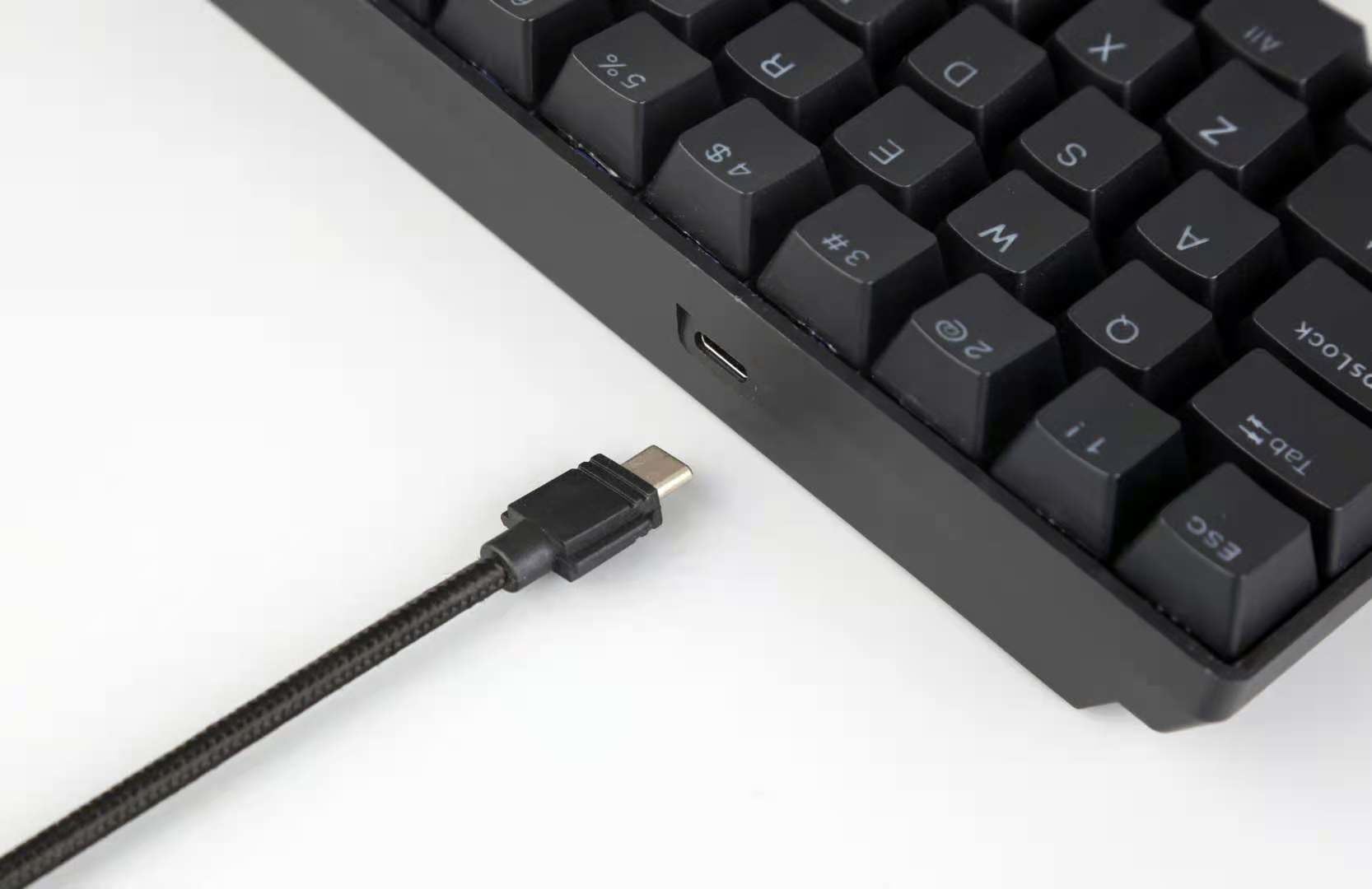 Mini Portable Mechanical Keyboard With Colorful Keycap，68 Keys 2.4g+bt ...