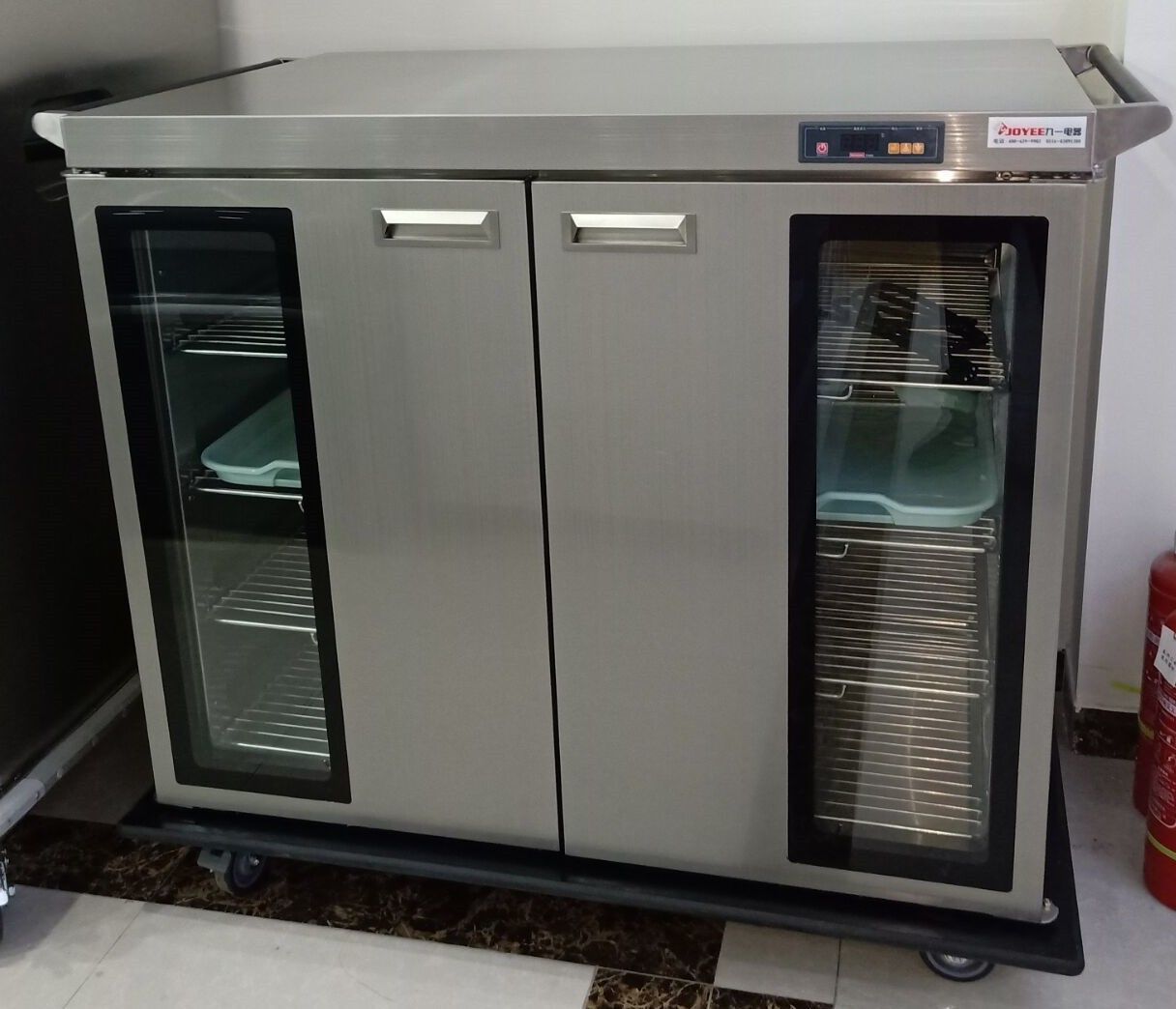 Small Warm Food Delivery Trolley Hospital Food Delivery Restaurant Food ...