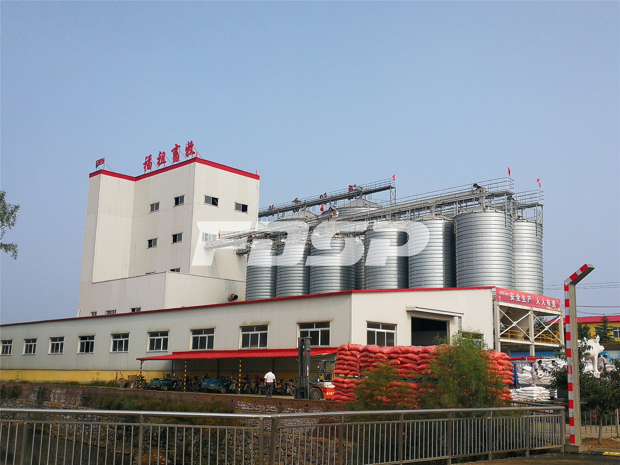 Buy Silo New Design Poultry Storage Farm Feed Silo $100000 - Wholesale ...