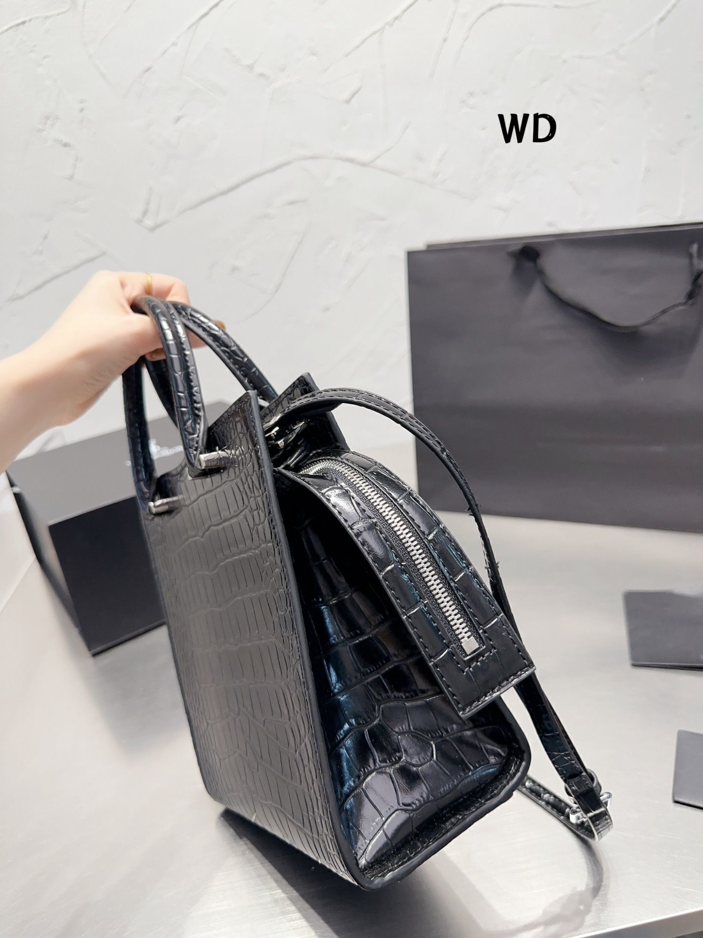 Buy Wholesale China Branded Hourglass Leather Silver Black Crocodile ...