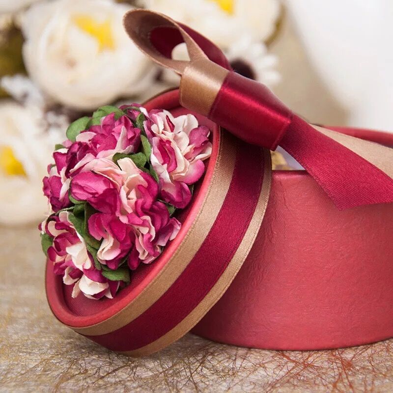 Pretty Wedding Candy Portable Cylinder Box Flower Decorate Round Box ...