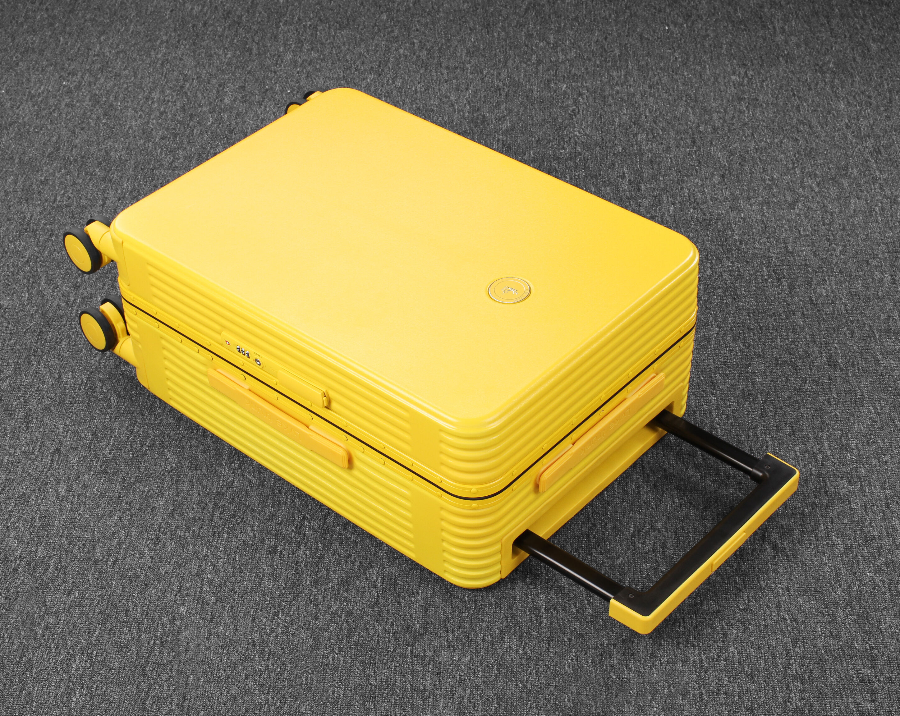 Buy Wholesale China Fashion Wide Handle Travel Luggage Suitcase Rolling ...