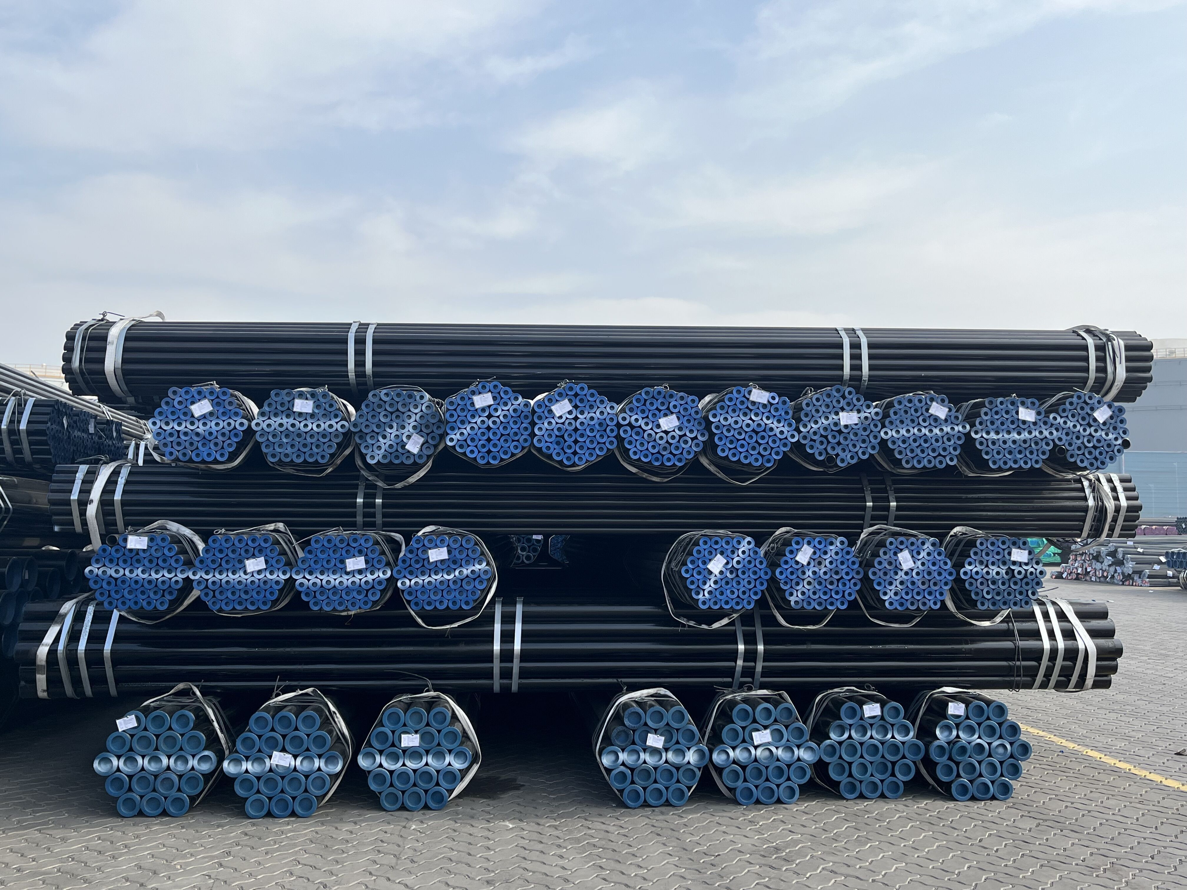 Manufacturer And Exporter Gas Black Steel Seamless Pipes Sch40 Api5l ...