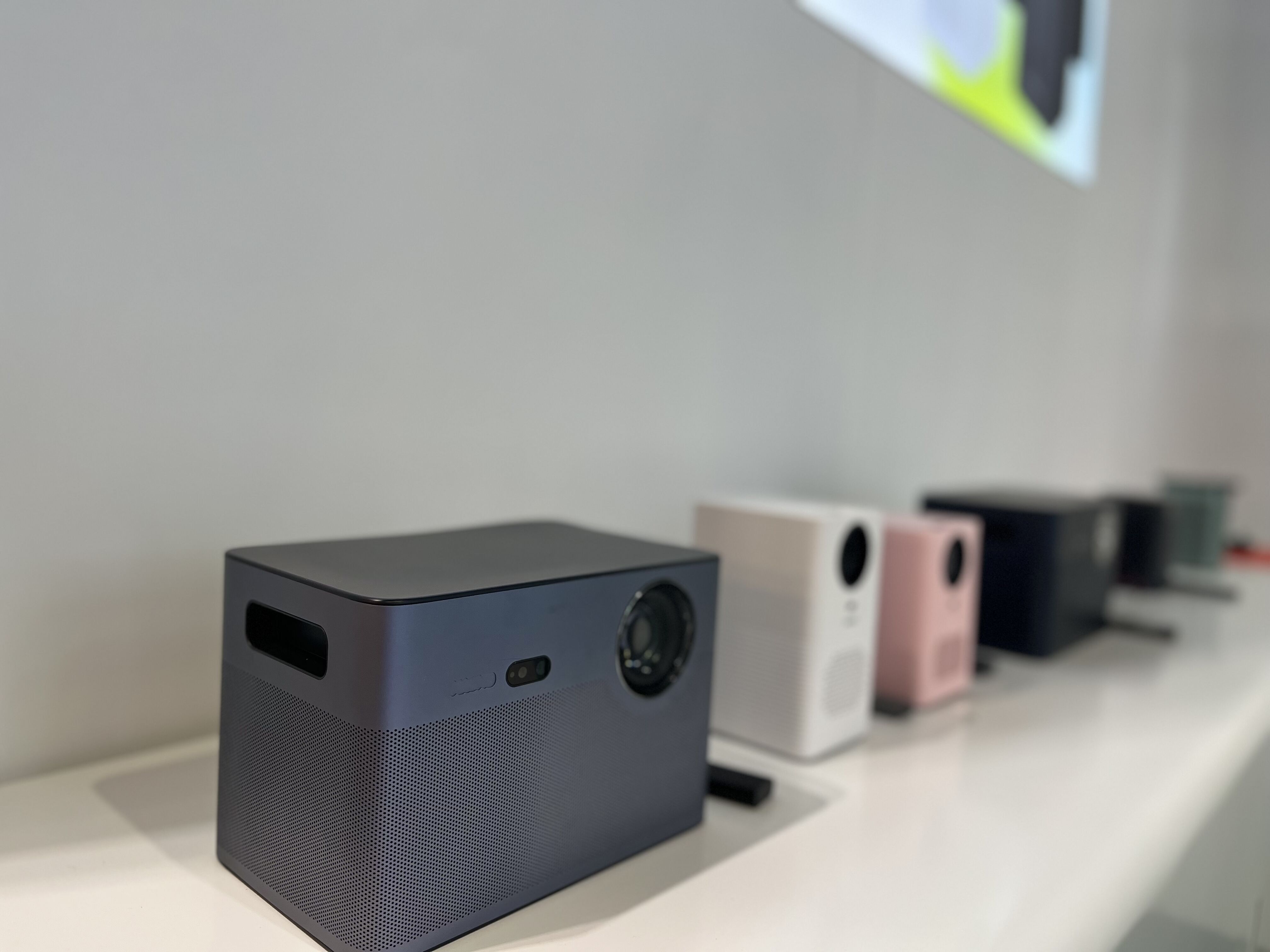 Buy Wholesale China Wholesale 2023 New Wifi Lcd Mini Projector 720p ...