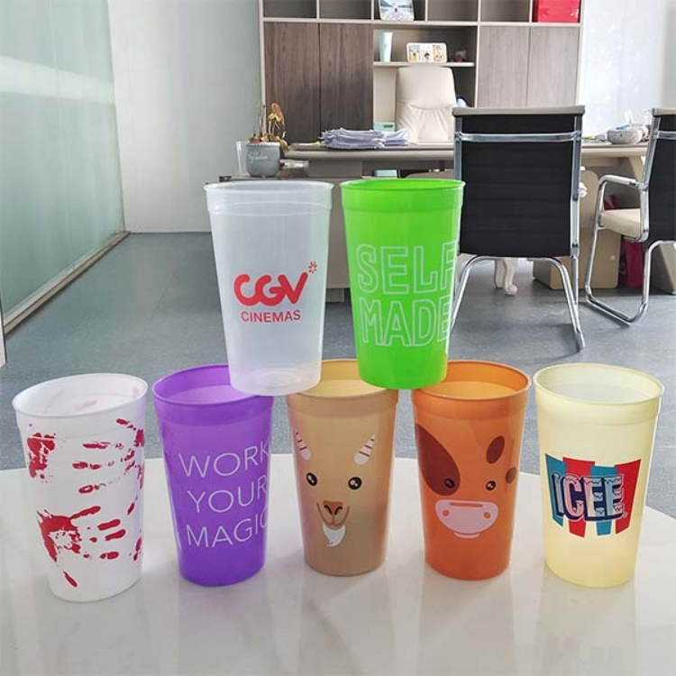 Buy Wholesale China 32oz Plastic Stadium Cups Polyethylene Fluted Party ...