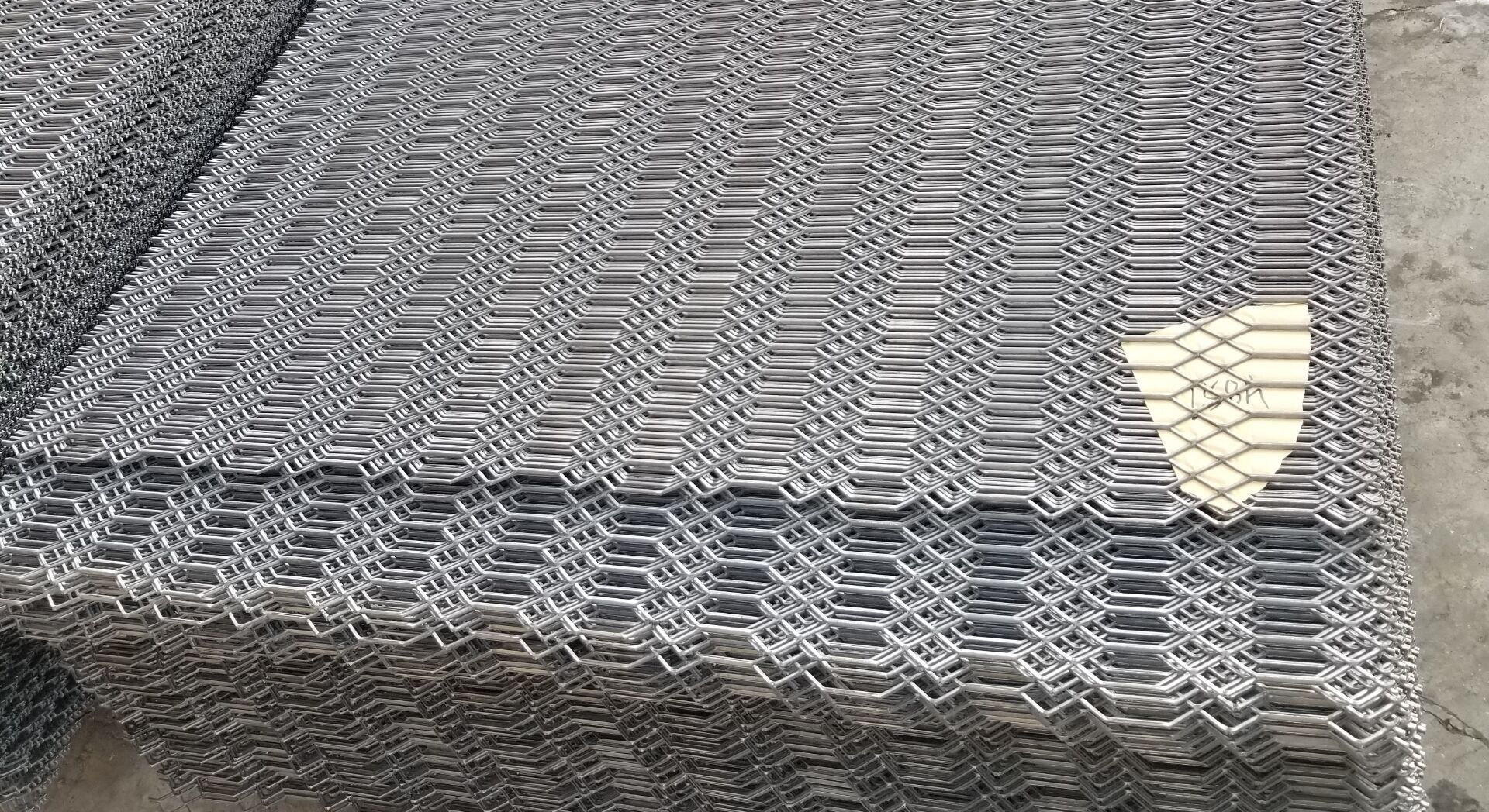 Buy Wholesale China Hot Dipped Galvanized Expanded Gothic Mesh ...