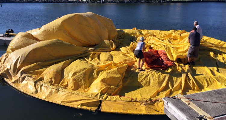 Buy Wholesale China Giant Inflatable Yellow Duck Float Pvc Mascot ...