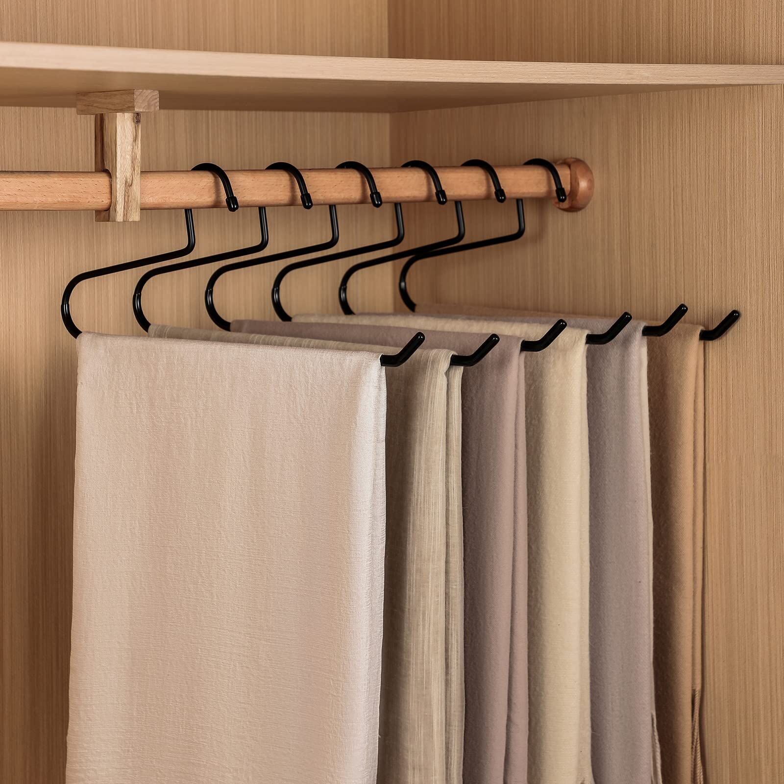 Buy Wholesale China 8 Pack Blanket Clothes Hangers Vinyl Coated Nonslip ...