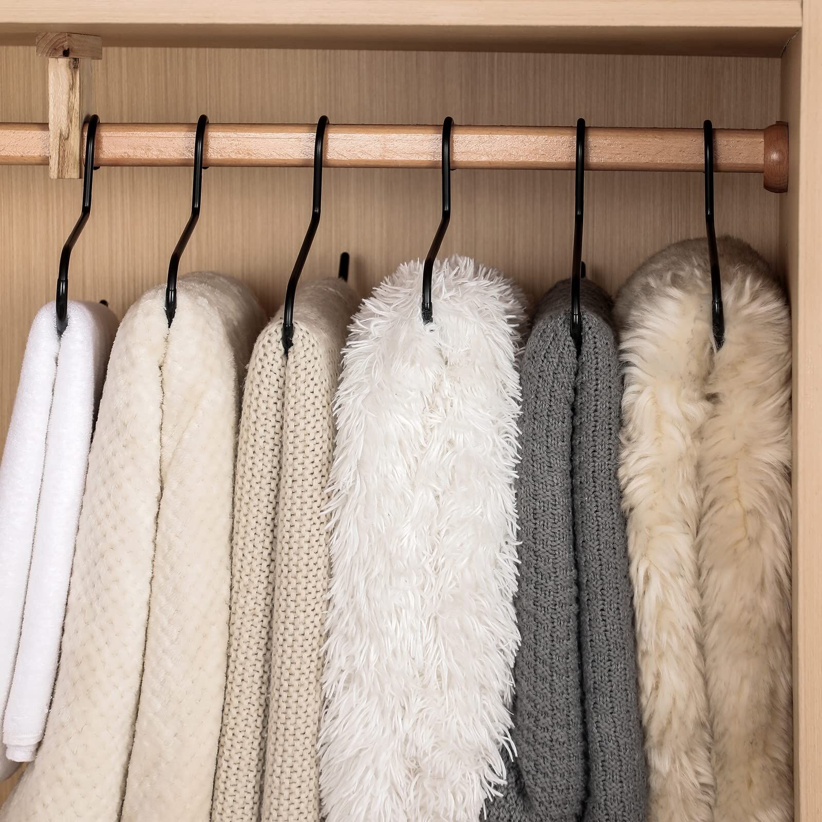 Buy Wholesale China 8 Pack Blanket Clothes Hangers Vinyl Coated Nonslip ...