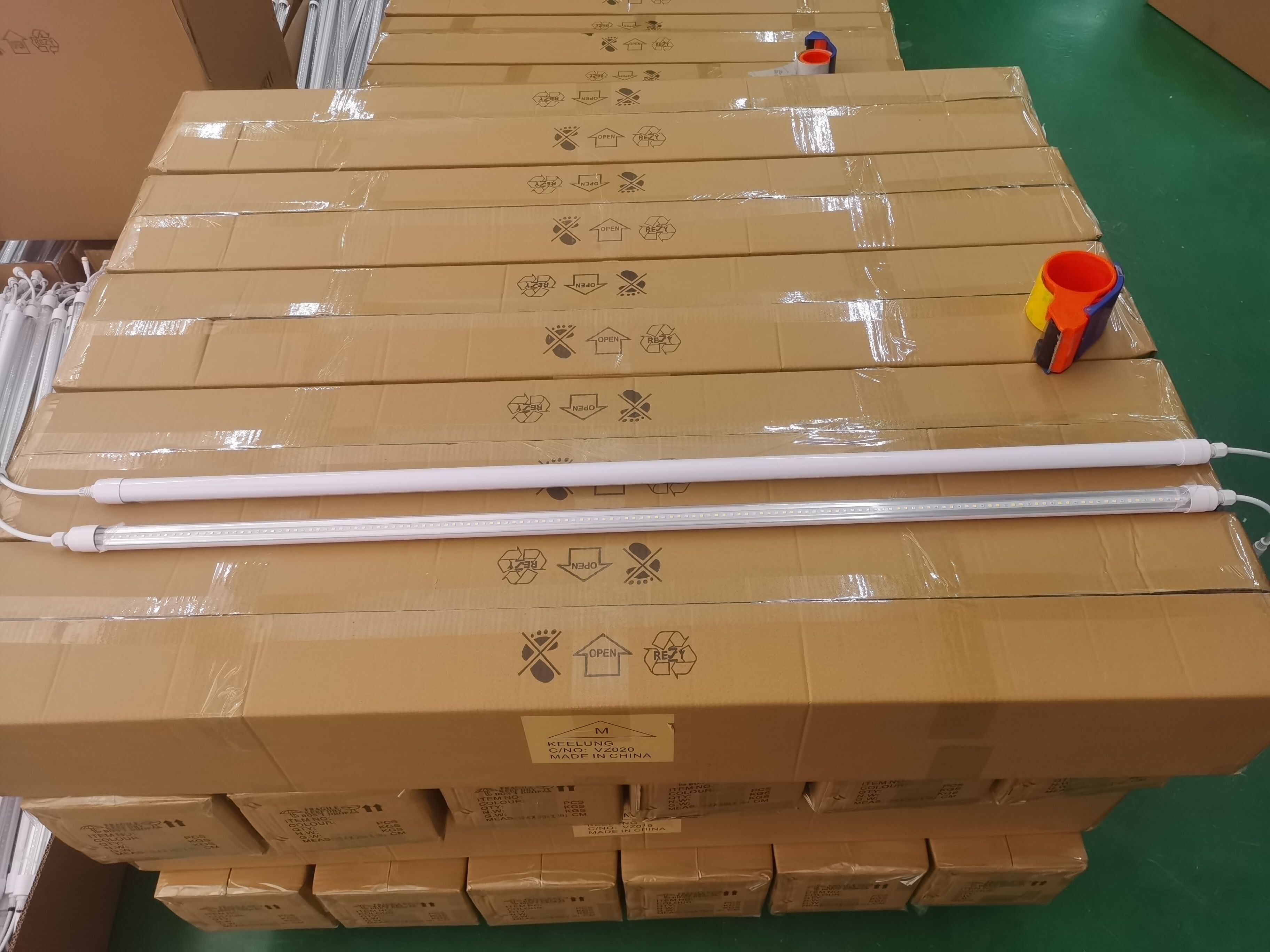 Buy Wholesale China Dimmable Hontech High Quality Led Poultry Light For ...