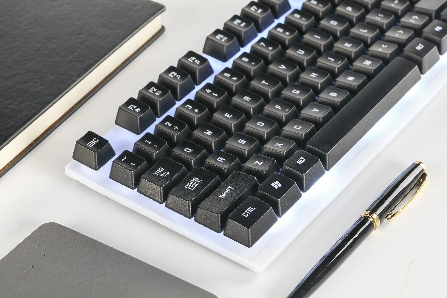 Buy Wholesale China Gaming Keyboard 7-color Rainbow Led Backlit 104 ...