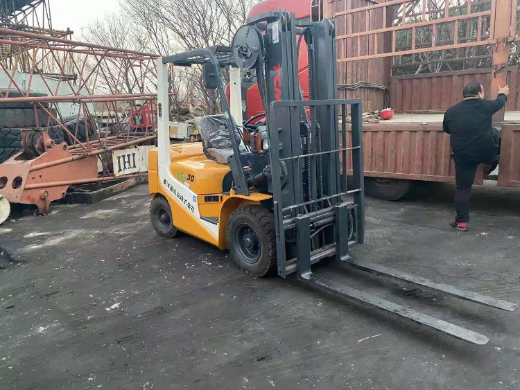 Buy Singapore Wholesale Used Tcm Fd30t6 Fork Lift Diesel In Low Working ...