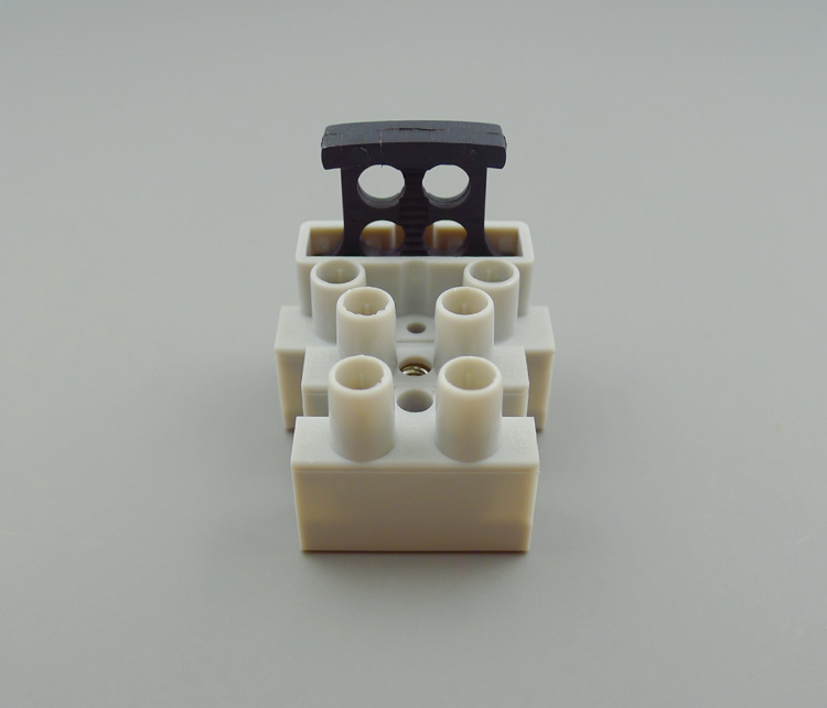 Buy China Wholesale 3 Poles 250v Fuse Terminal Block With Wire ...