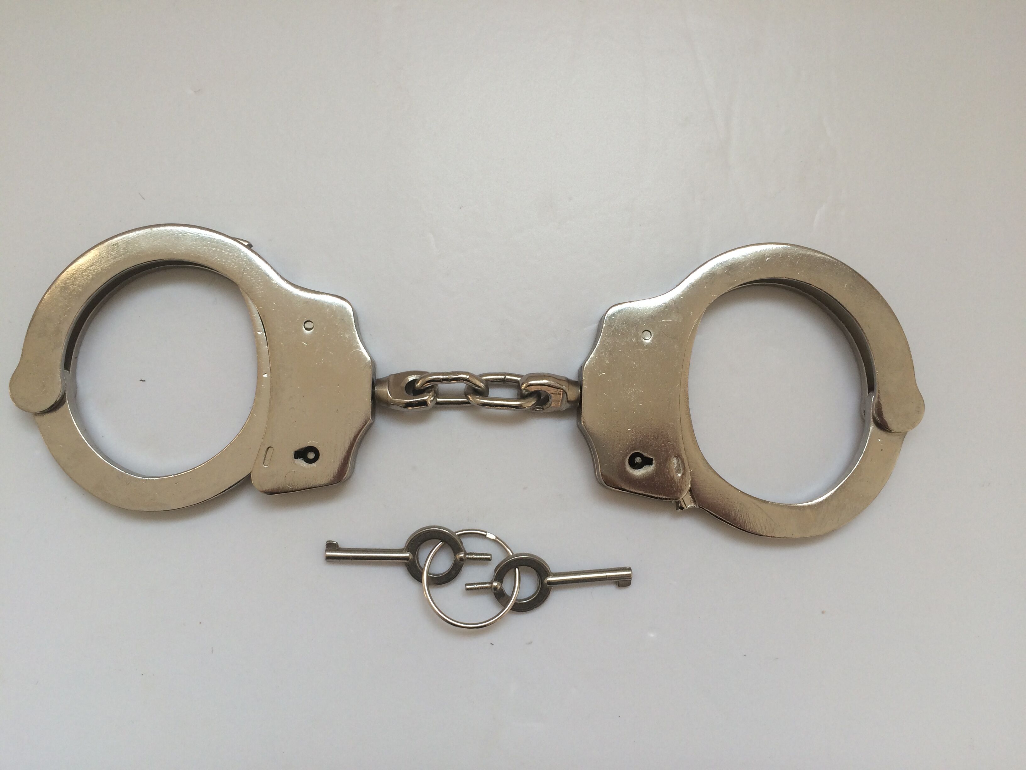 Buy Wholesale China Hc-041w Handcuffs Police Equipment Kelin Factory ...