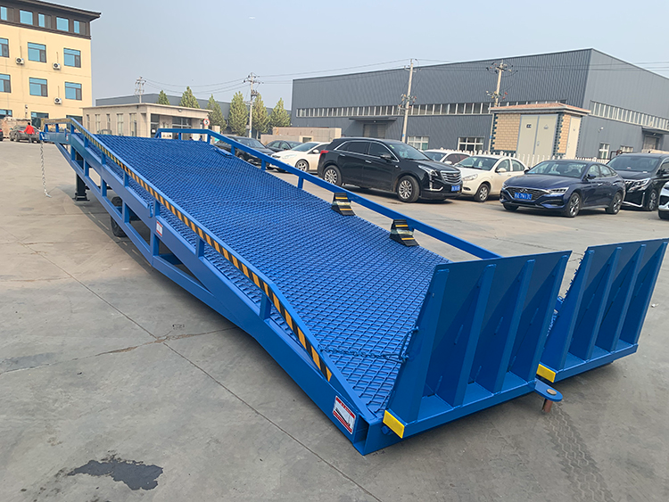 Container Loading Dock Ramp Dock Leveler 6t-15t 6000kg Mobile Movable ...