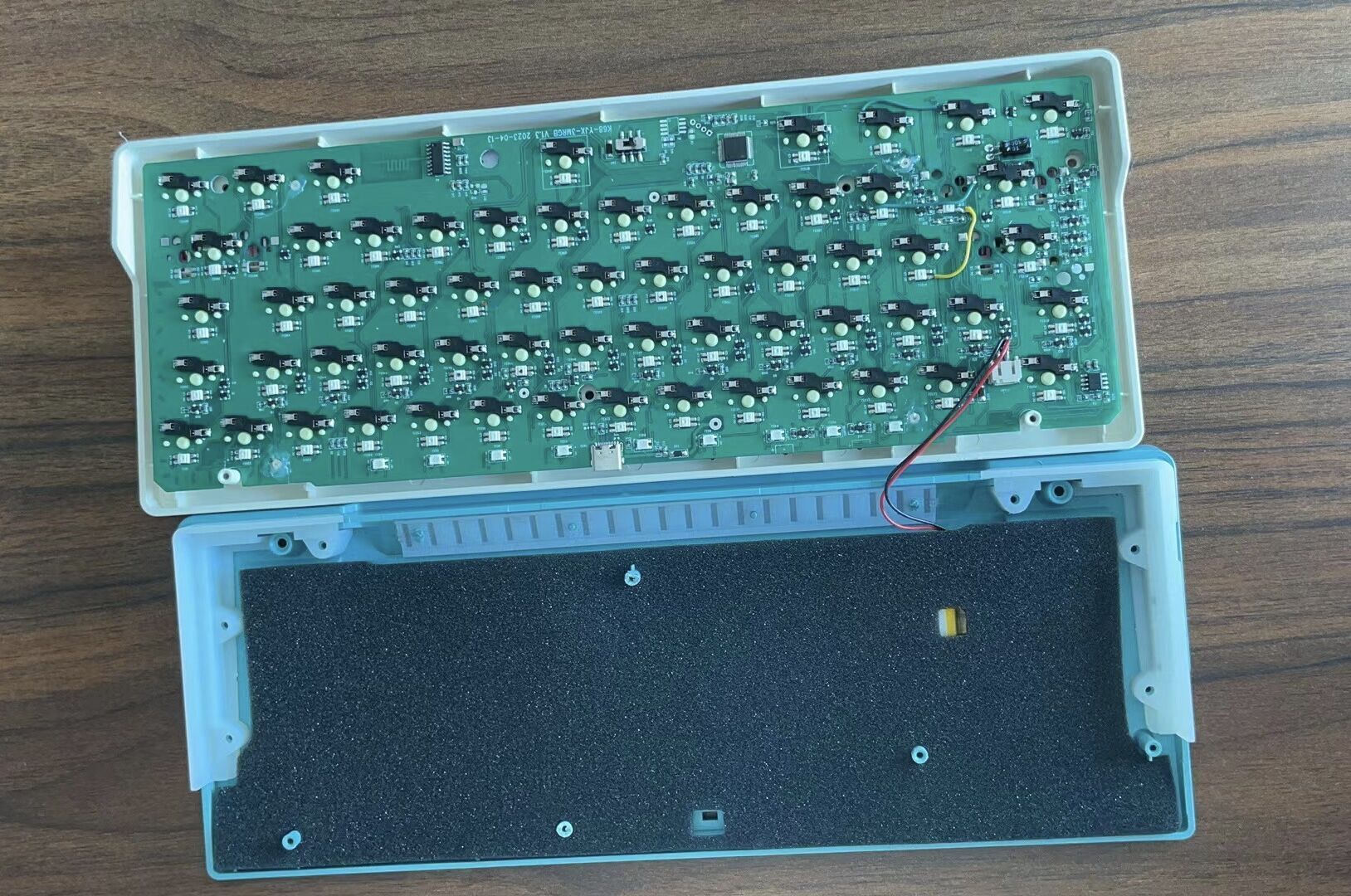 Buy Wholesale China Triple-mode 61 Keys&64keys Mechanical Keyboard With ...