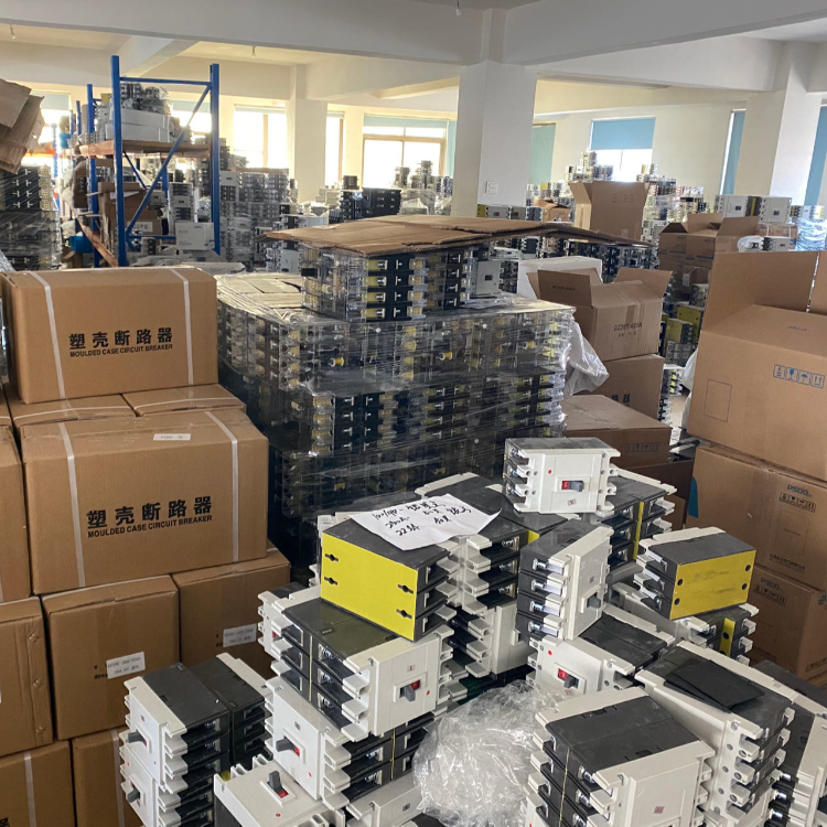 Kinee Dc Mccb 125a 160a 200a 225a Dc Moulded Case Circuit Breaker Mccb ...