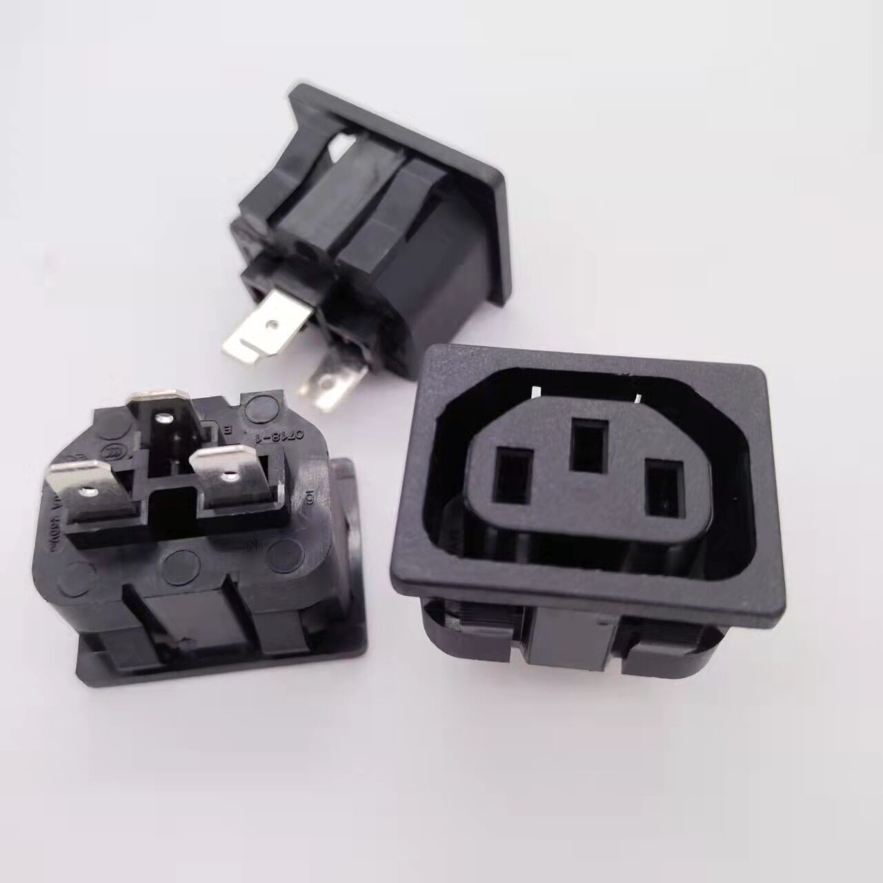 Buy Wholesale China Ul Certificated 10a 250v 3 Pin Snap-in C13 Iec ...