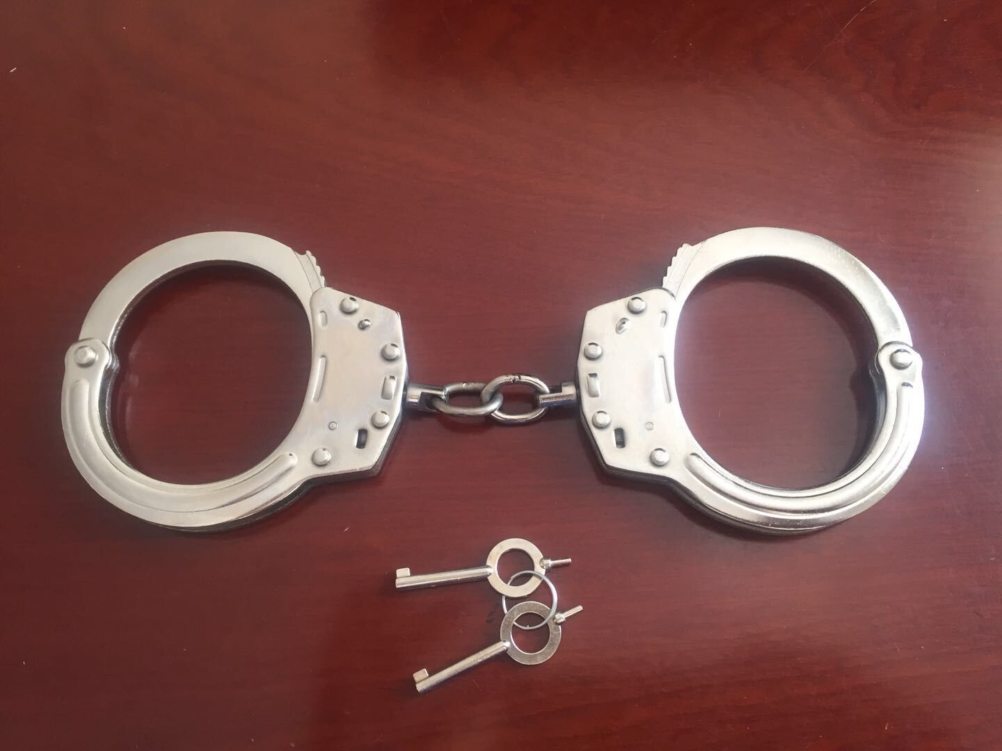 Buy Wholesale China Sk-160 Carbon Steel Handcuffs Iso Factory Police ...