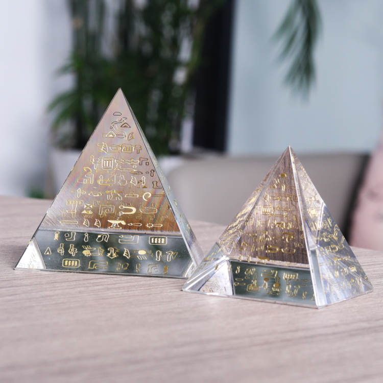 Crystal Clear Glass Egyptian Pyramid Paperweight Wedding Souvenirs ...