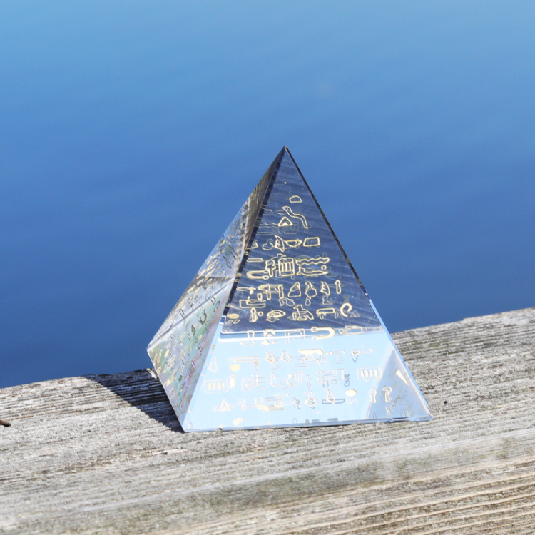 Crystal Clear Glass Egyptian Pyramid Paperweight Wedding Souvenirs ...
