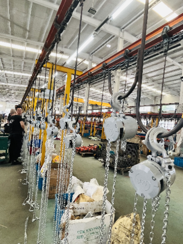 Buy China Wholesale Hand Hoist Roofing Ladder Suspended Platform ...