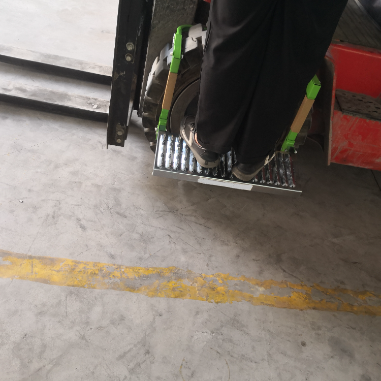 Iron Material Foldable Adjustable Portable Car Tire Step Ladder Truck ...