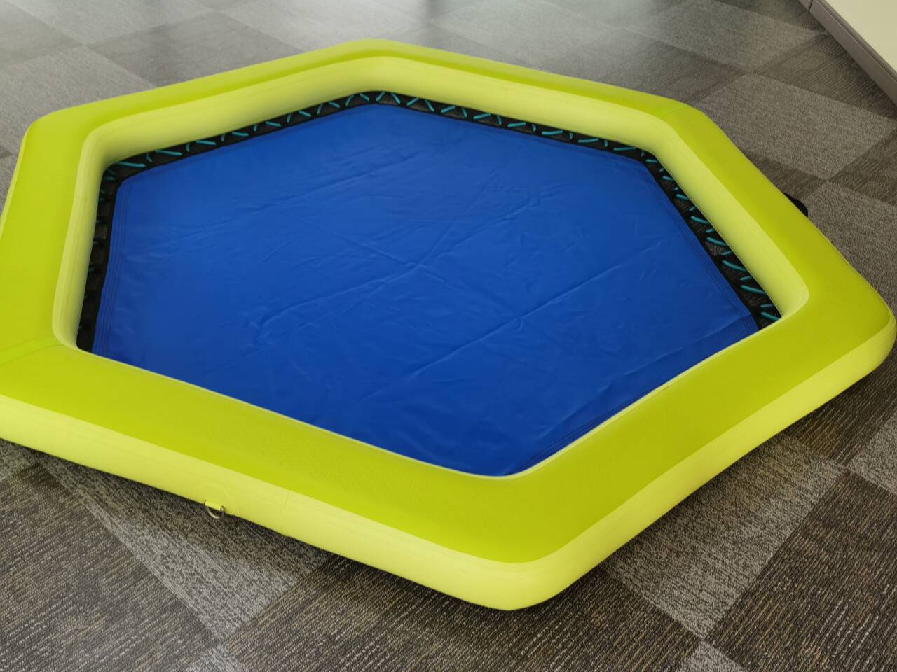 Buy Wholesale China Inflatable Floating Docks Mats With Mesh For Pools ...