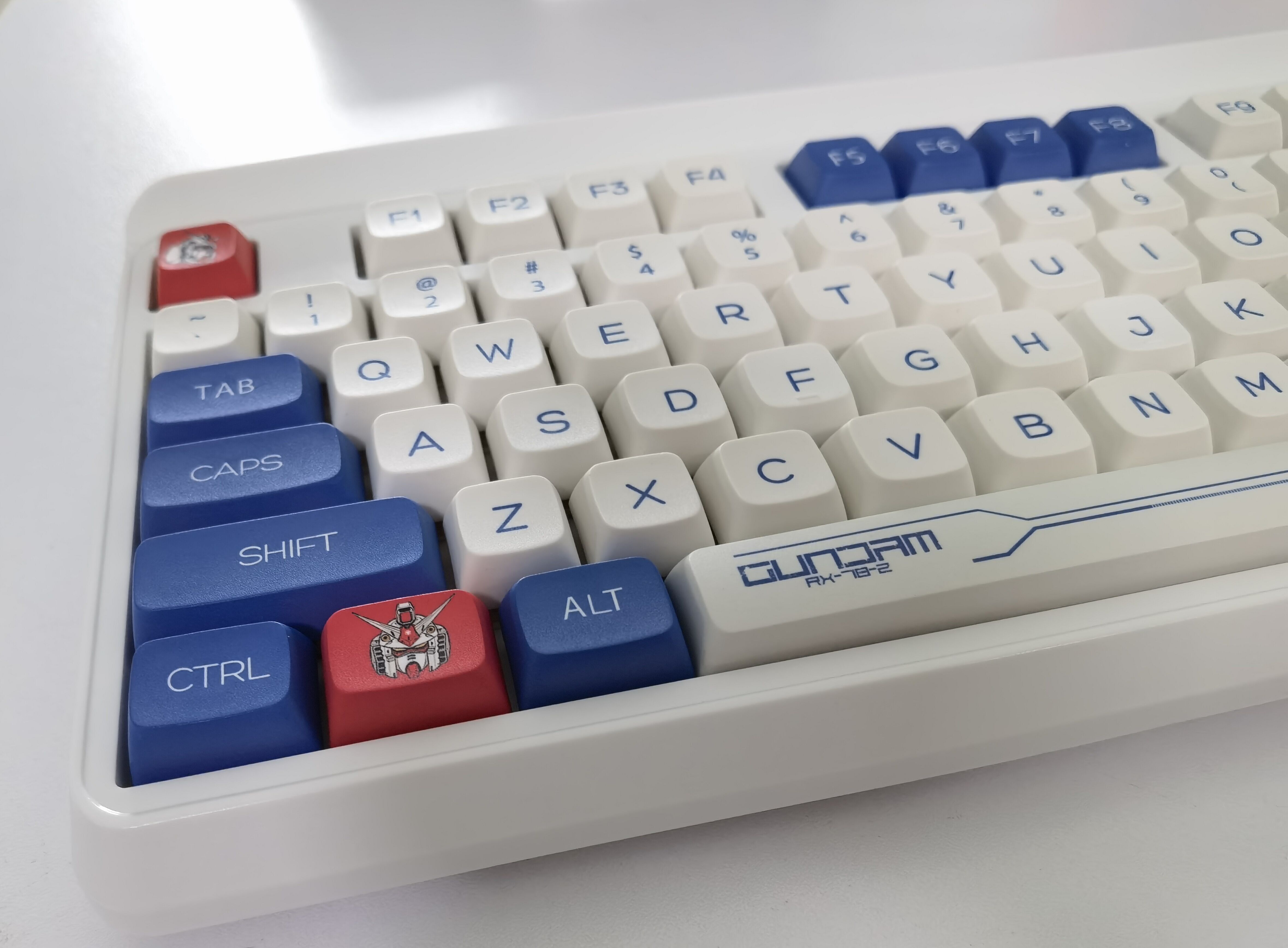 Chinese Suppliers Rgb Backlit 2.4g+bt+wired Custom Mechanical Gaming ...