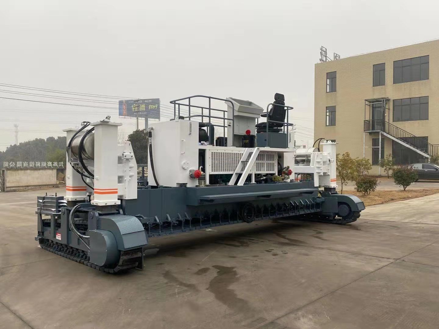 Buy China Wholesale Official Supplier Customized 7m To 12m Slip-form Concrete Paver Cement Paver ...