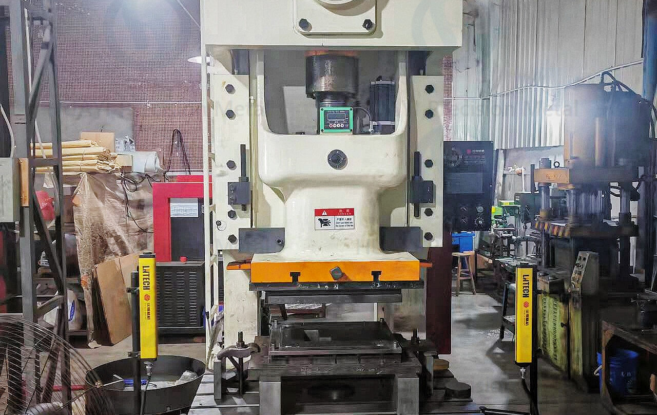 Over 12 Years Of Experience In Professional Custom Metal Housing Sheet Metal Parts,stamping ...