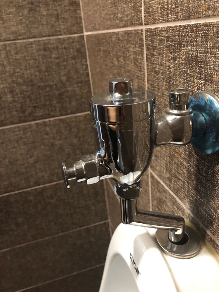 Buy China Wholesale Moden Design Chrome Finish Brass Urinal Flush Valve ...