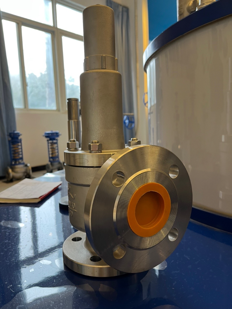 Bulk Buy China Wholesale Pressure Safety Valve Da42y-16/25/40p Flange Fully Open Safety Valve ...