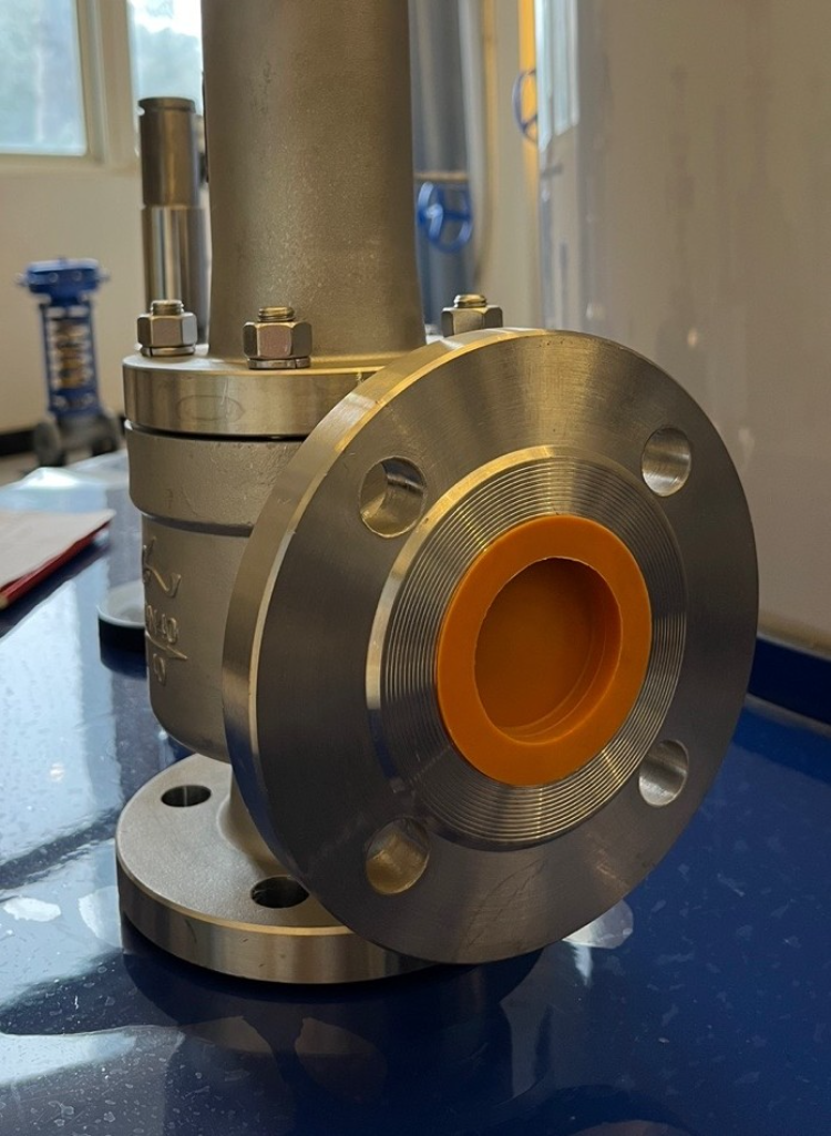 Bulk Buy China Wholesale Pressure Safety Valve Da42y-16/25/40p Flange Fully Open Safety Valve ...