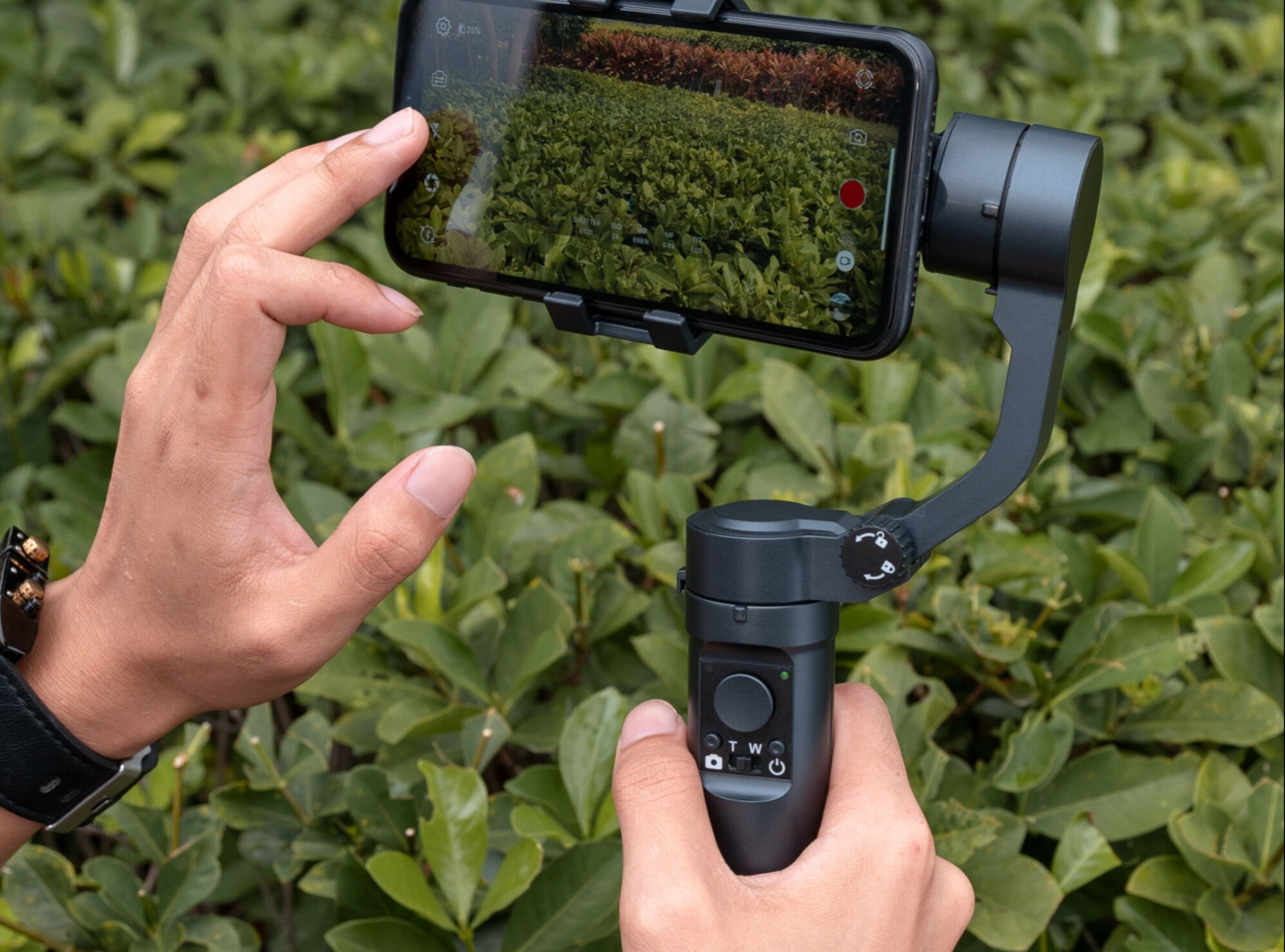 Buy Wholesale China Oem Gimbal For Smart Phone Live Shooting Handheld Gimble 3-axis Stablizer ...