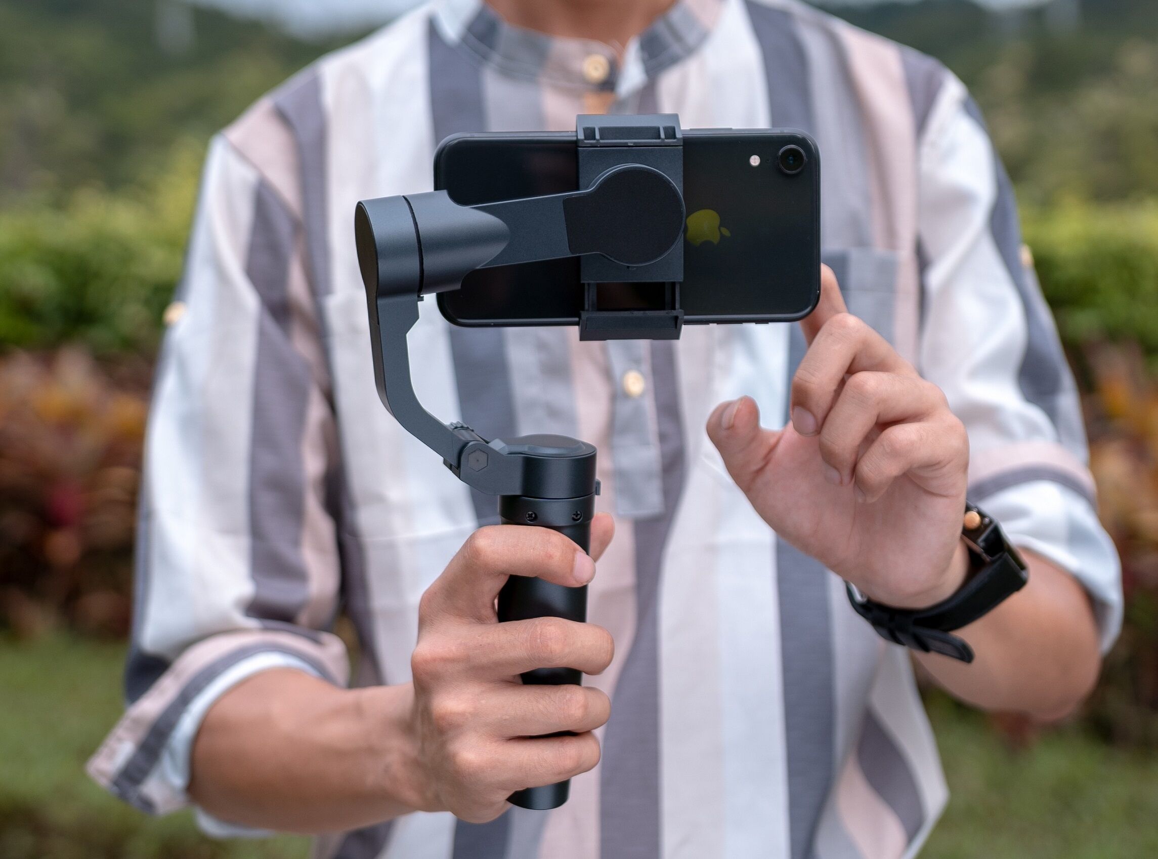 Buy Wholesale China Oem Gimbal For Smart Phone Live Shooting Handheld Gimble 3-axis Stablizer ...