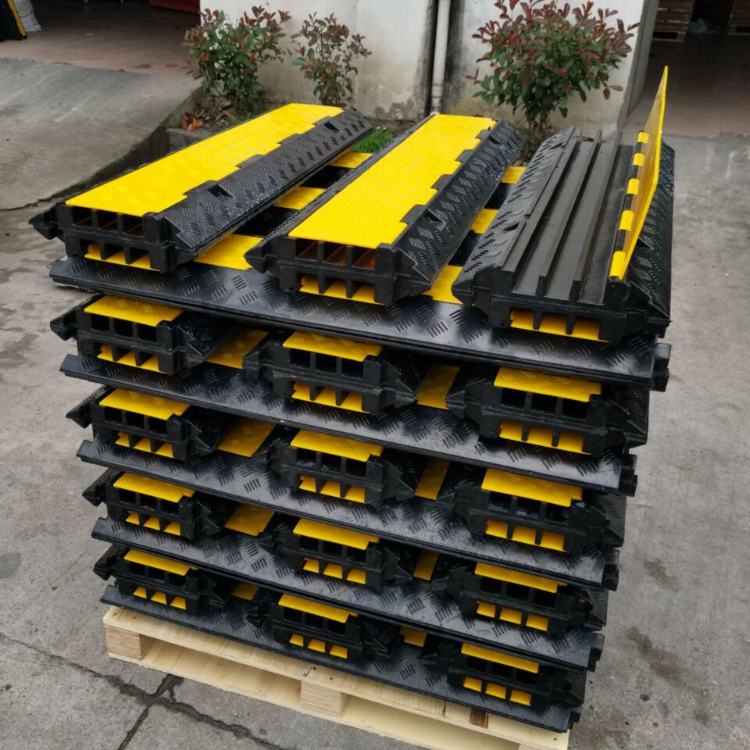 Buy Wholesale China Heavy Duty Rubber Cable Protector Premium Rubber ...