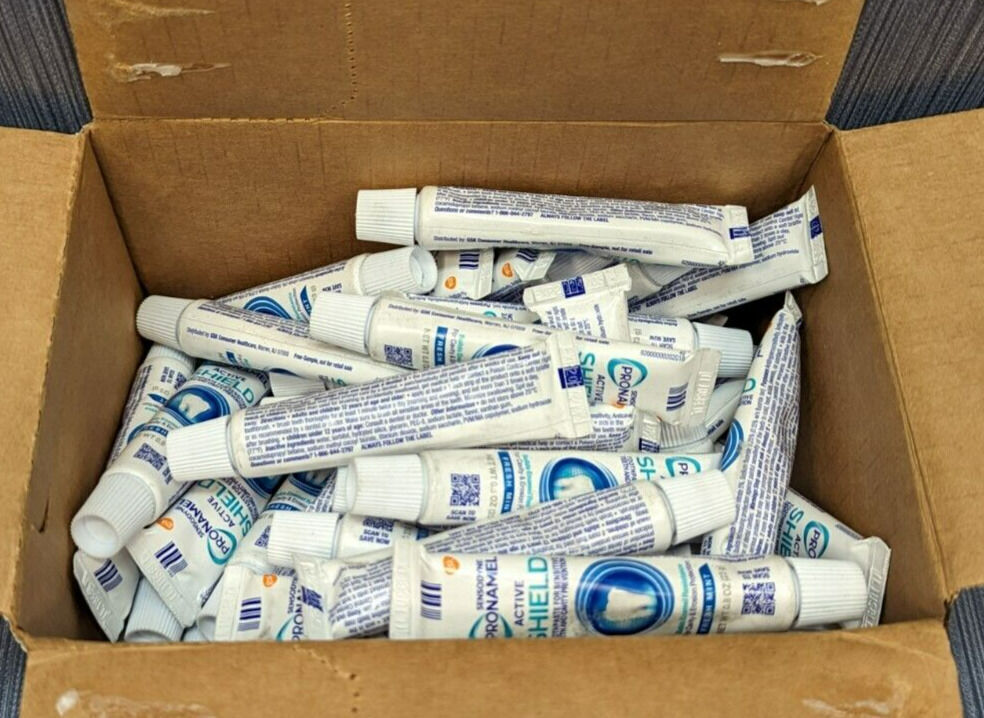 Buy Wholesale Canada Sensodyne Nourish Healthy White Toothpaste For ...