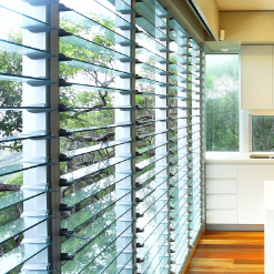Aluminum Frame And 4mm 5mm 6mm Adjustable Tempered Glass Louvers Window ...