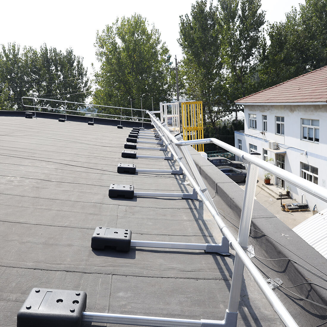 Buy Wholesale China Wholesale Rooftop Guard Rail System For Temporary ...