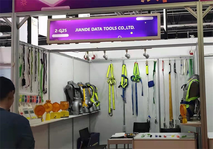 Buy Standard Quality China Wholesale High Quality Pole Climbing Safety ...