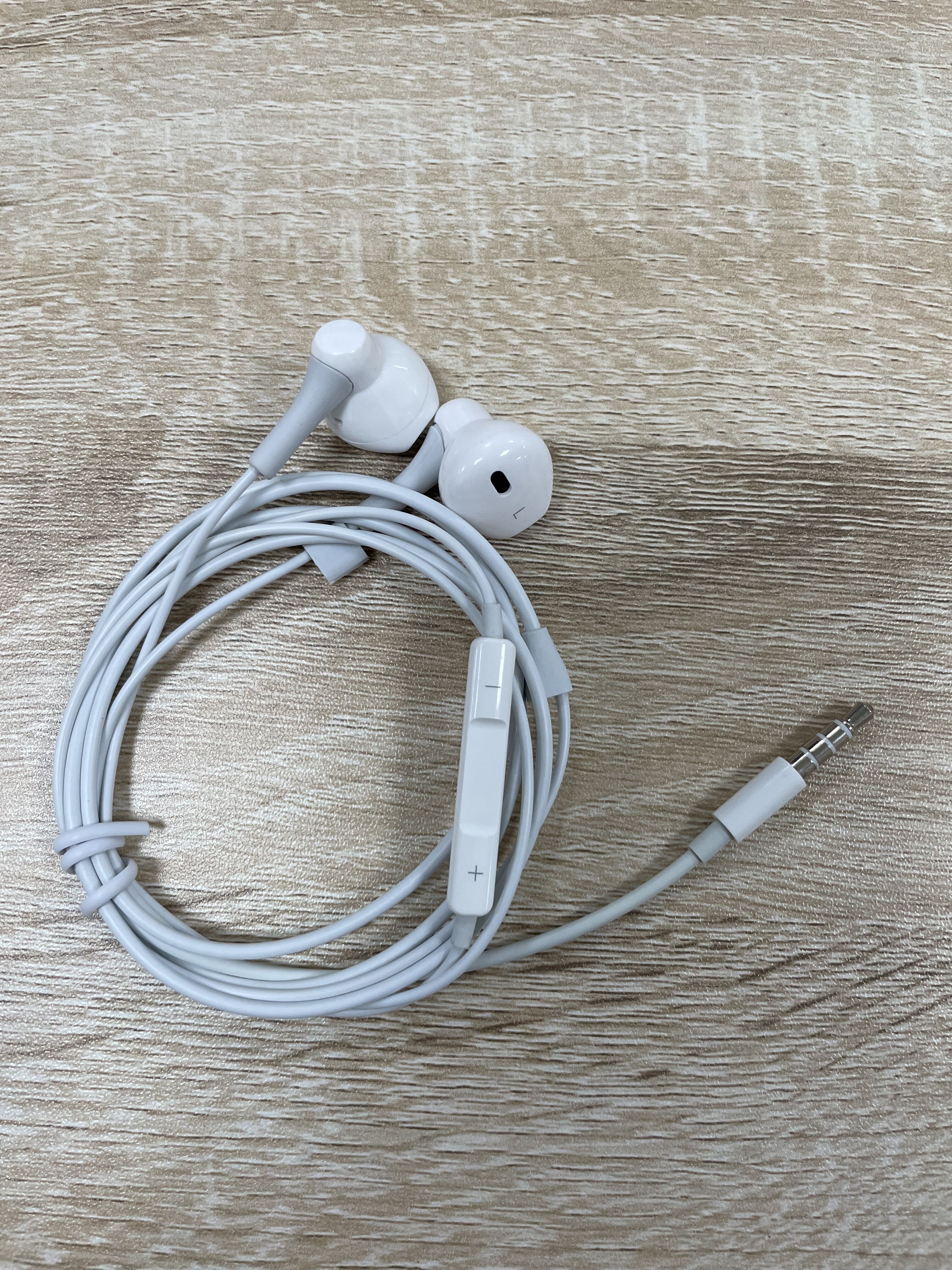 Buy Wholesale China 3.5mm Earbuds Wired With Mic Wired Earbuds For ...