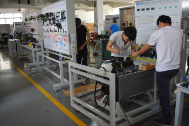 Educational Four-cylinder Diesel Engine Training Model Automotive ...