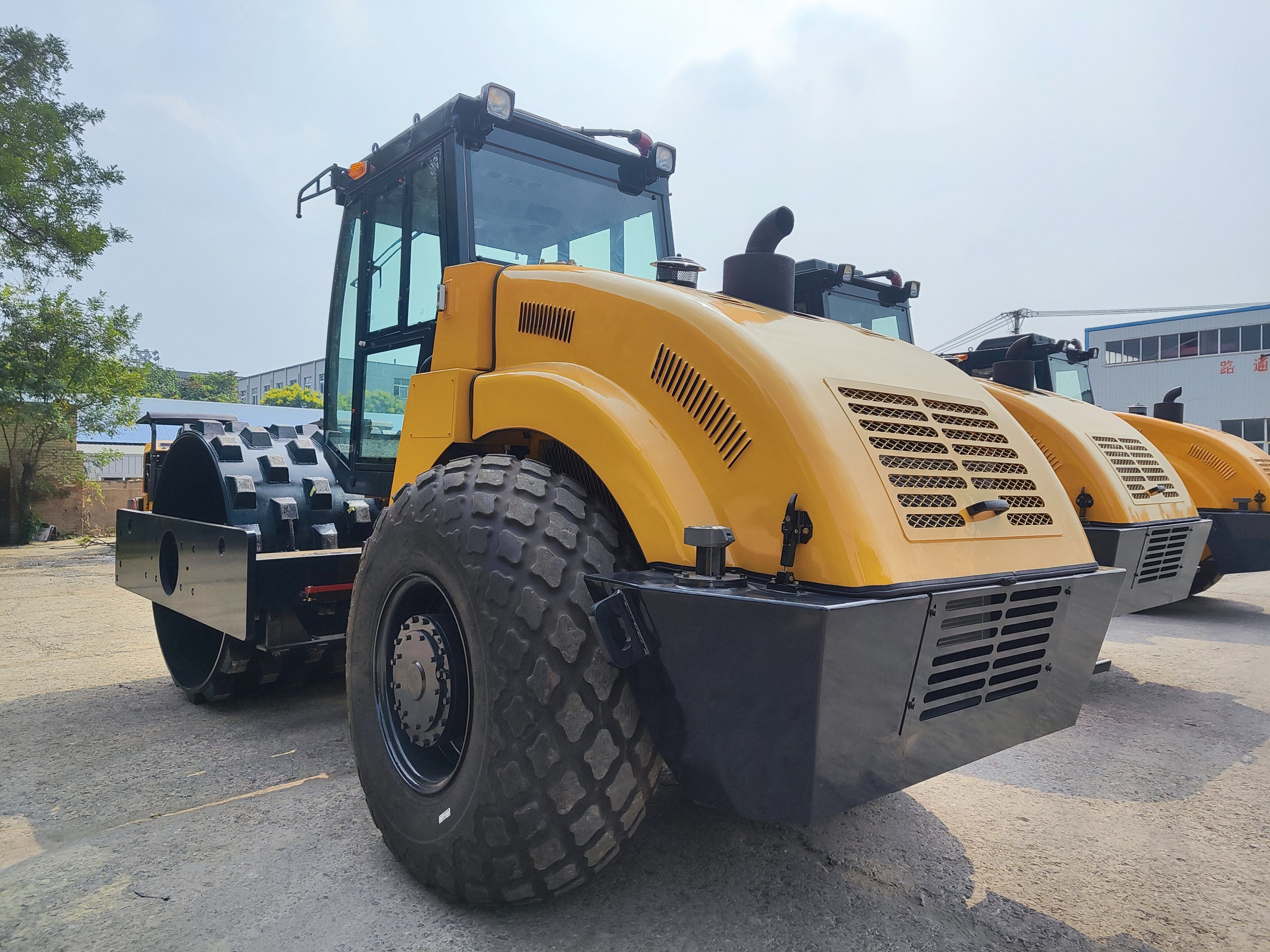 Compre Lutong Lt214b 14ton Road Construction Single Drum Vibrador Road ...