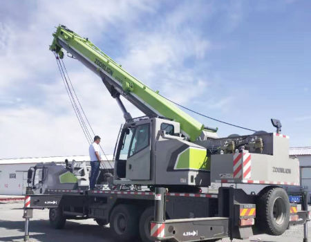 Zoomlion 85t Rough-terrain-crane Zrt850e532 Truck Crane Zrt850 Zrt600 ...