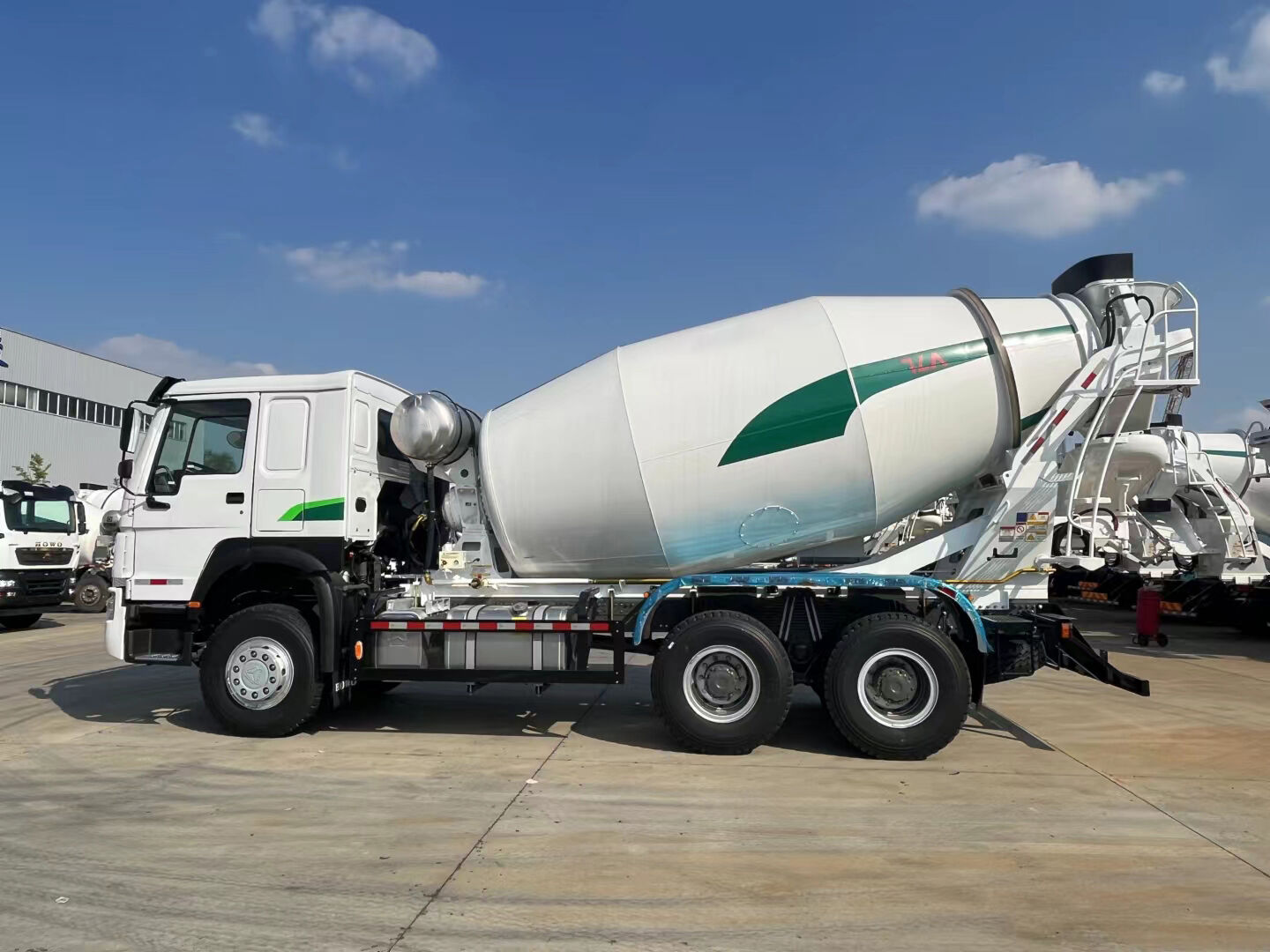 Buy Wholesale China G10v Mobile Concrete Mixer 10 Cbm Concrete Mixing ...